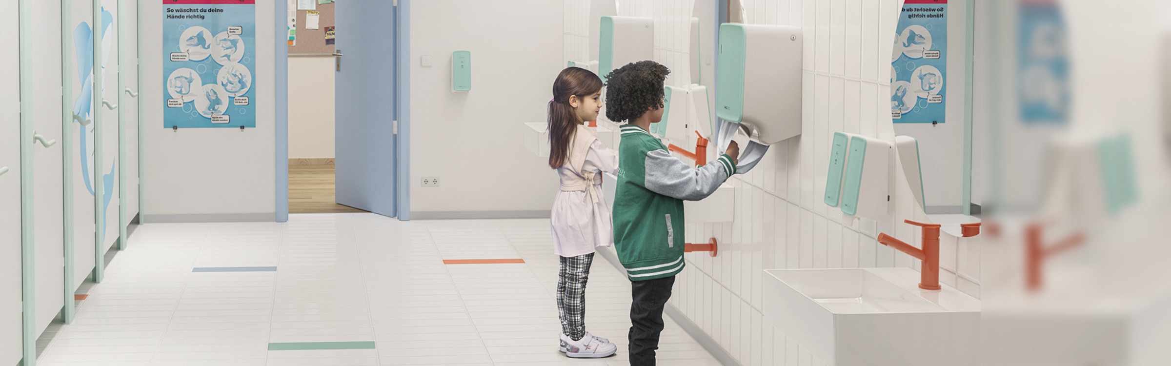 Proper hand washing in elementary school | CWS Hygiene
